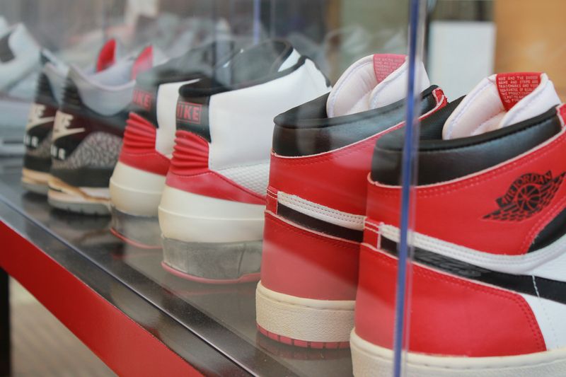 40 Photos of the Michael Jordan Building